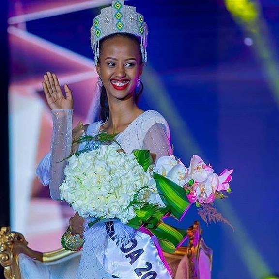 Nishimwe Naomie Mäckenzie is crowned Miss Rwanda 2020